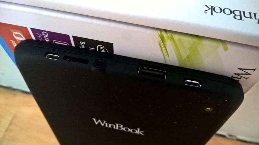 First Look: WinBook TW700 Tablet - Thurrott.com