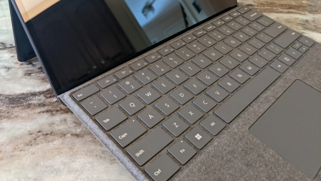 Hands-On with the Surface Pro Signature Keyboard - Thurrott.com